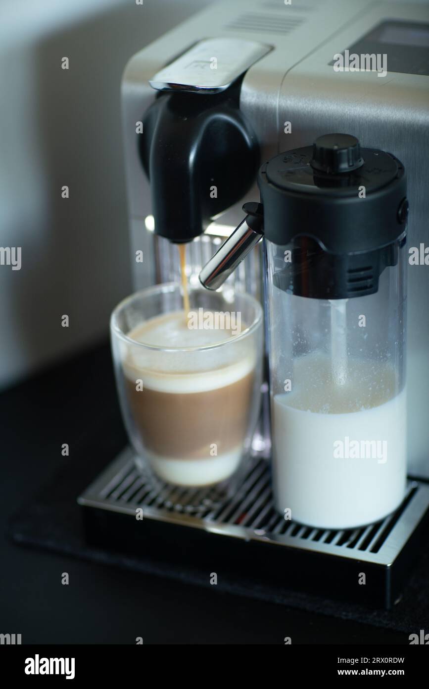 Capsule machine hi-res stock photography and images - Alamy