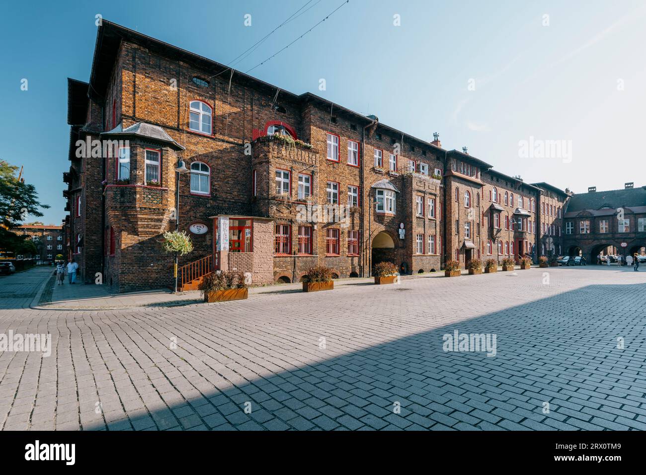 Old brick block hi-res stock photography and images - Alamy