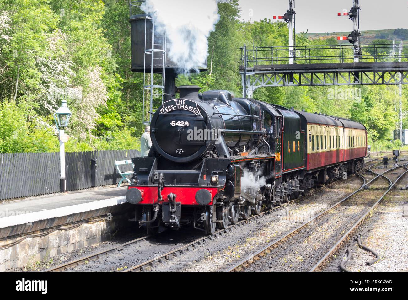 Steam locomotive Stanier Black Five 5428 'Eric Tracey' on the North ... Steam locomotive Stanier Black Five 5428 'Eric Tracey' on the North ...