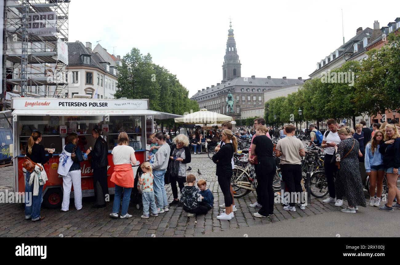 Petersens pølser Hot Dog stall at Højbro Plads, Copenhagen, Denmark ...