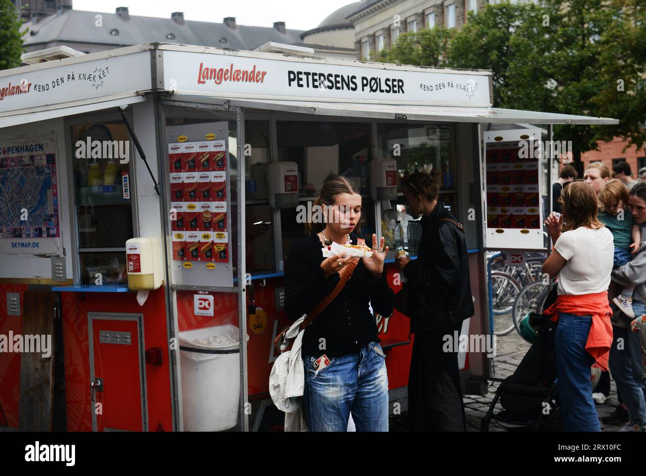 Petersens pølser Hot Dog stall at Højbro Plads, Copenhagen, Denmark ...