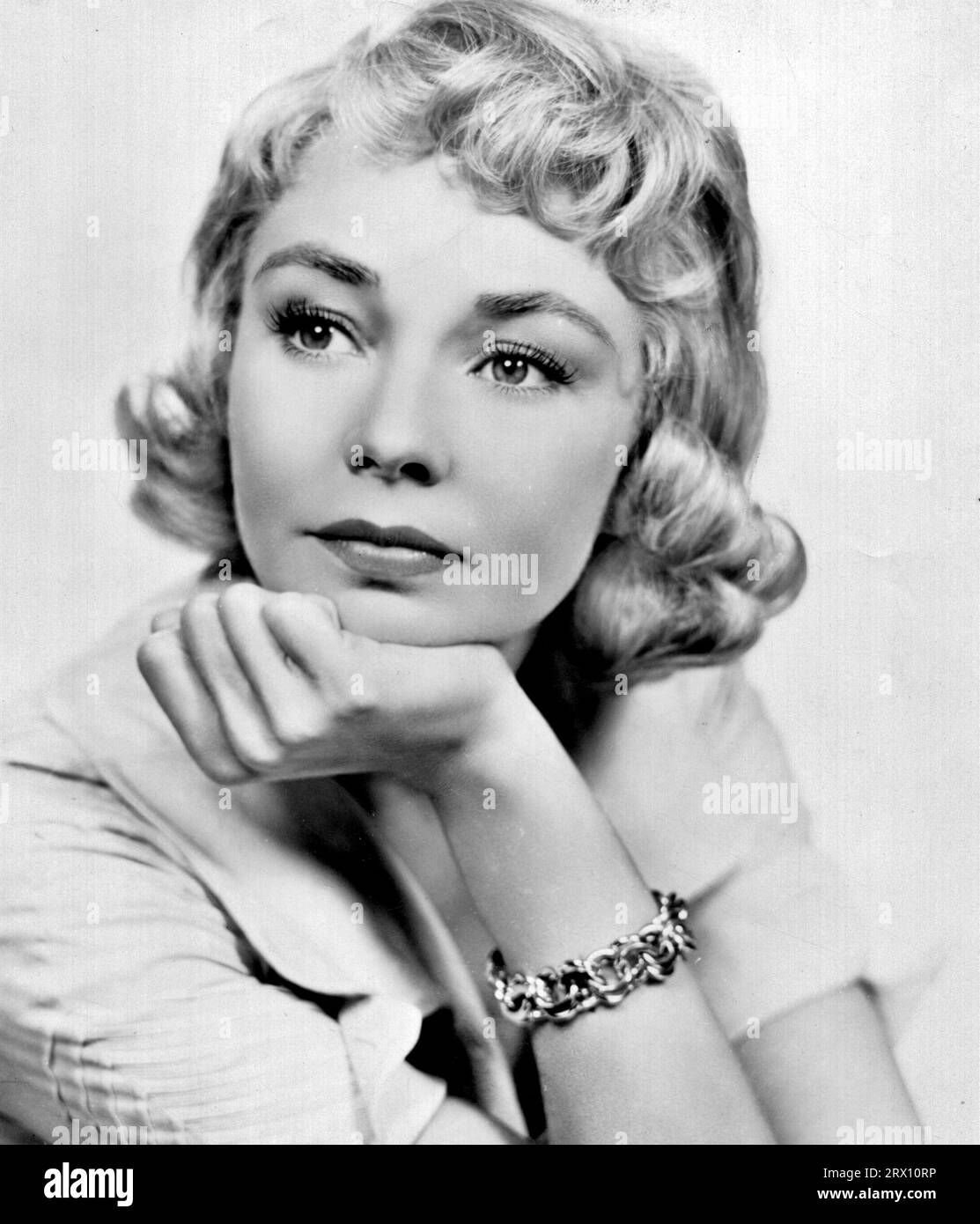 JENNIFER JONES in BEAT THE DEVIL (1953), directed by JOHN HUSTON. Credit: UNITED ARTISTS / Album ...