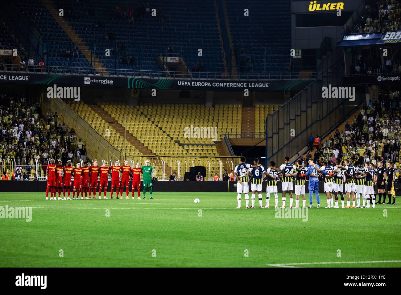Istanbul, Turkey. 21st Sep, 2023. The players from the two teams line ...