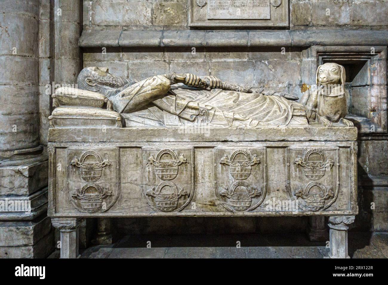 The 14c tomb of the nobleman Lopo Fernandes Pacheco with his sculpted ...