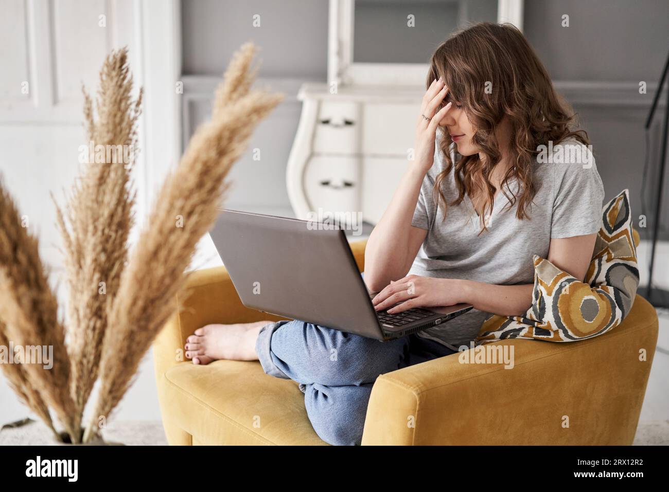 face palm a gesture in which the palm of one's hand is brought to one's ...