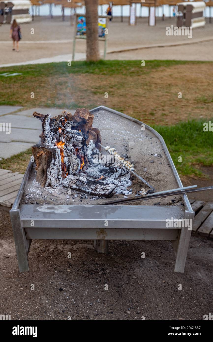 Man cooking fish on boat hi-res stock photography and images - Alamy