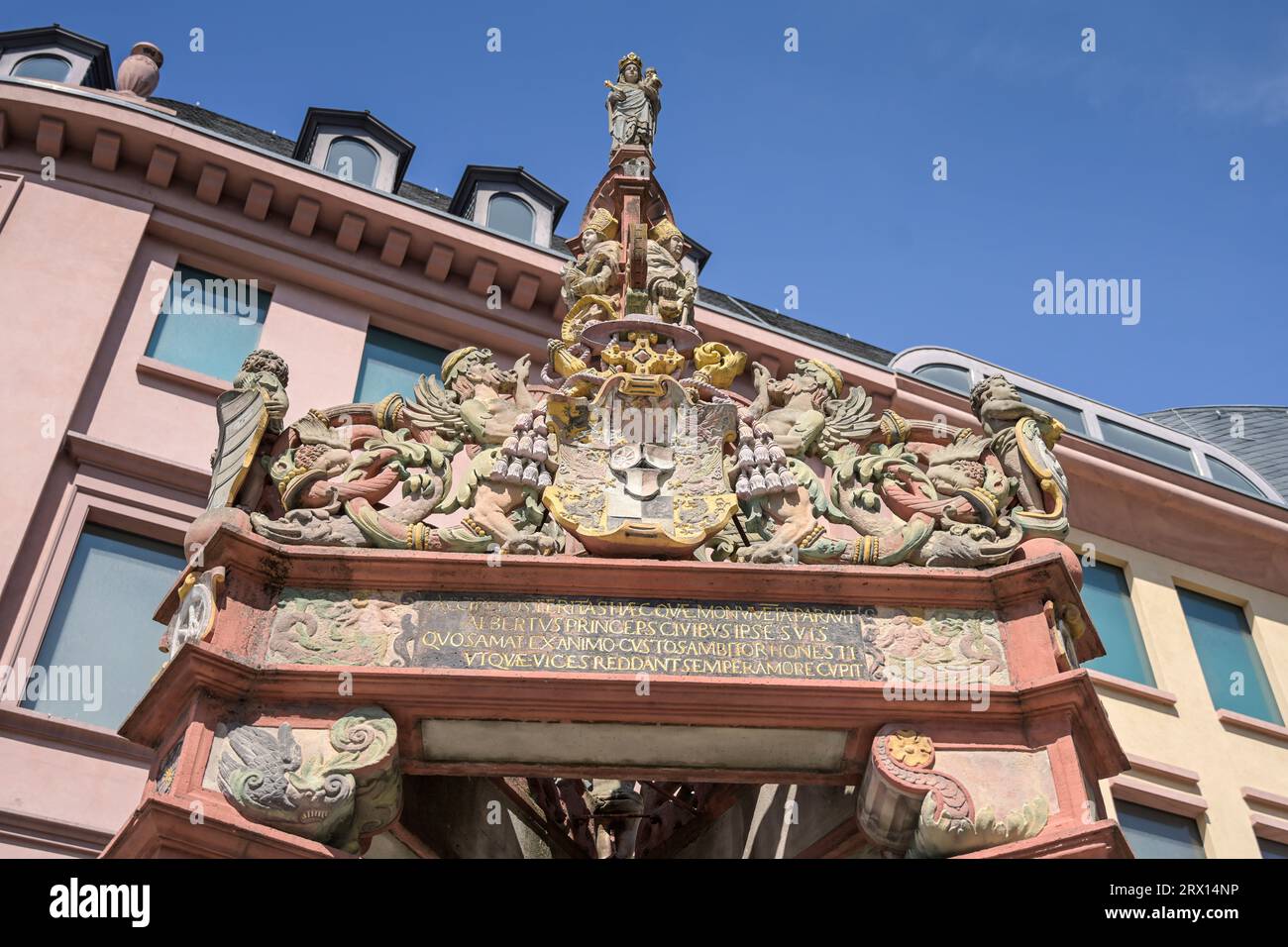 Historischer renaissance marktbrunnen hi-res stock photography and ...