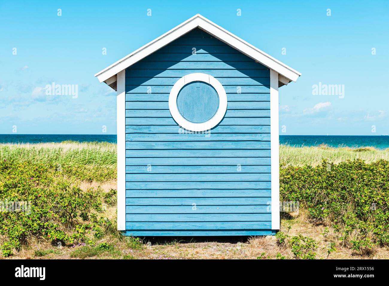 Pale blue beach hut hi-res stock photography and images - Alamy