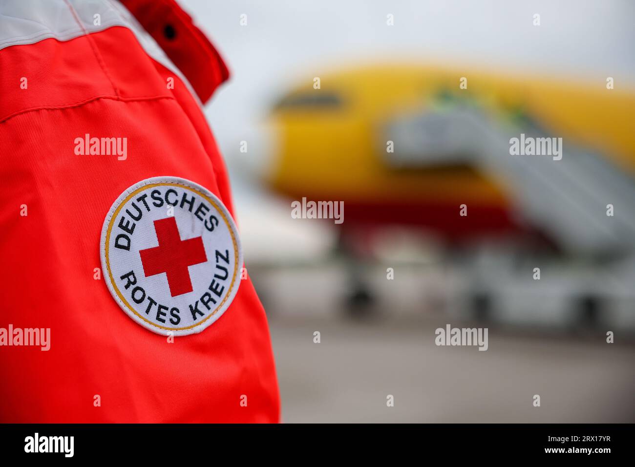 Schkeuditz, Germany. 22nd Sep, 2023. A German Red Cross (DRK) worker ...