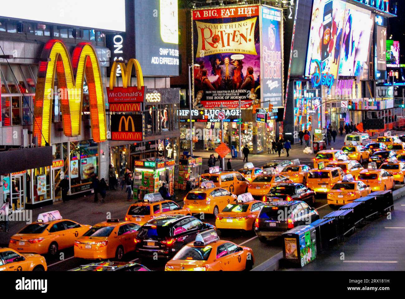 Big apple adventure hi-res stock photography and images - Alamy