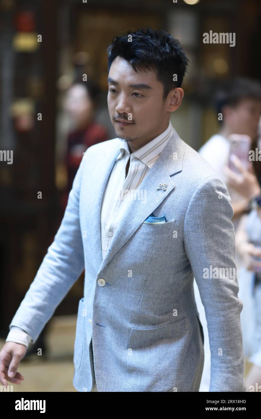 Golden panda awards hi-res stock photography and images - Alamy