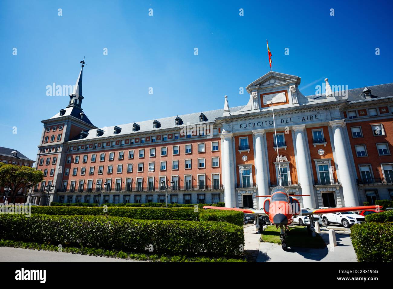 Military headquarters infrastructure hi-res stock photography and ...