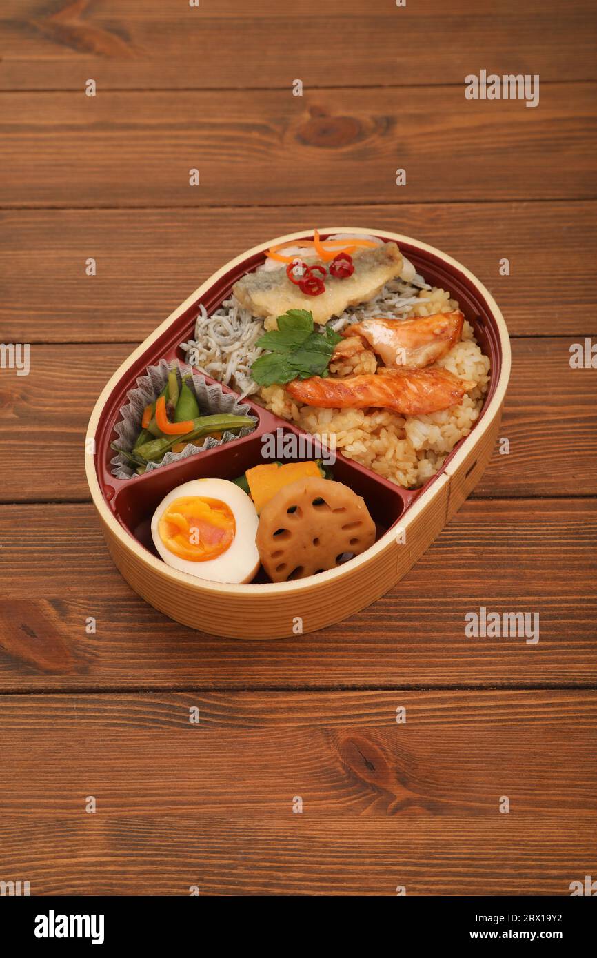 Japanese style lunch box hi-res stock photography and images - Alamy