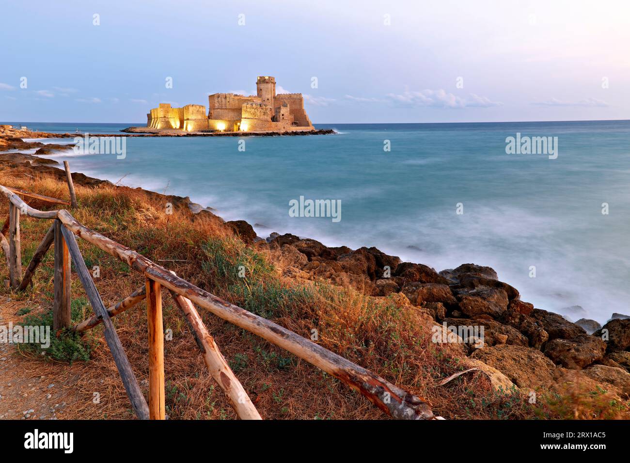 Castella hi-res stock photography and images - Alamy