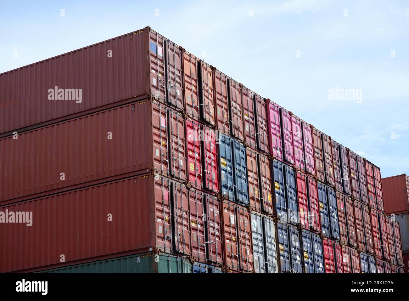 Shipping containers globalization china hi-res stock photography and ...