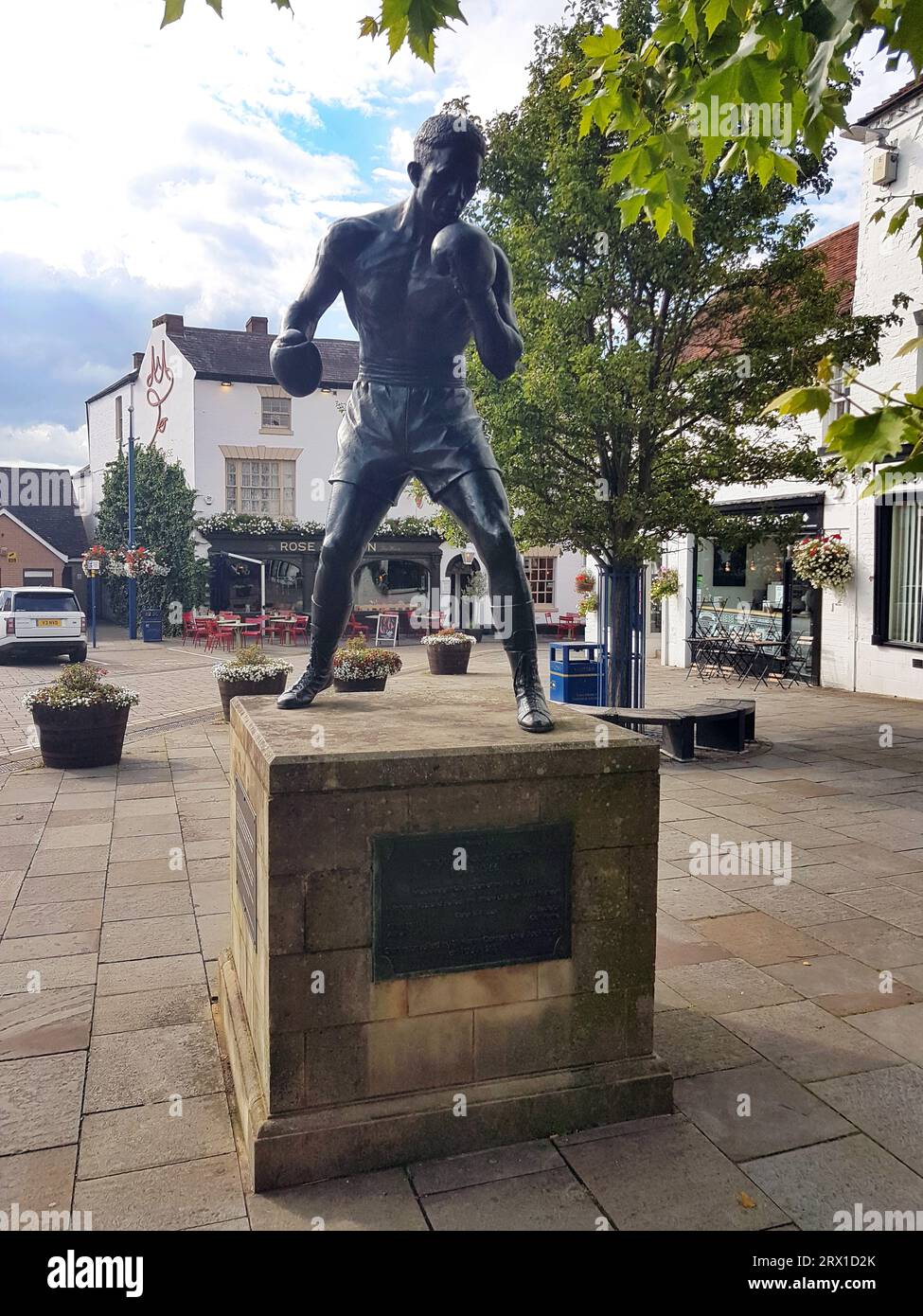 Statue boxer Randolph Turpin, Warwick, Warwickshire, England, UK Stock ...