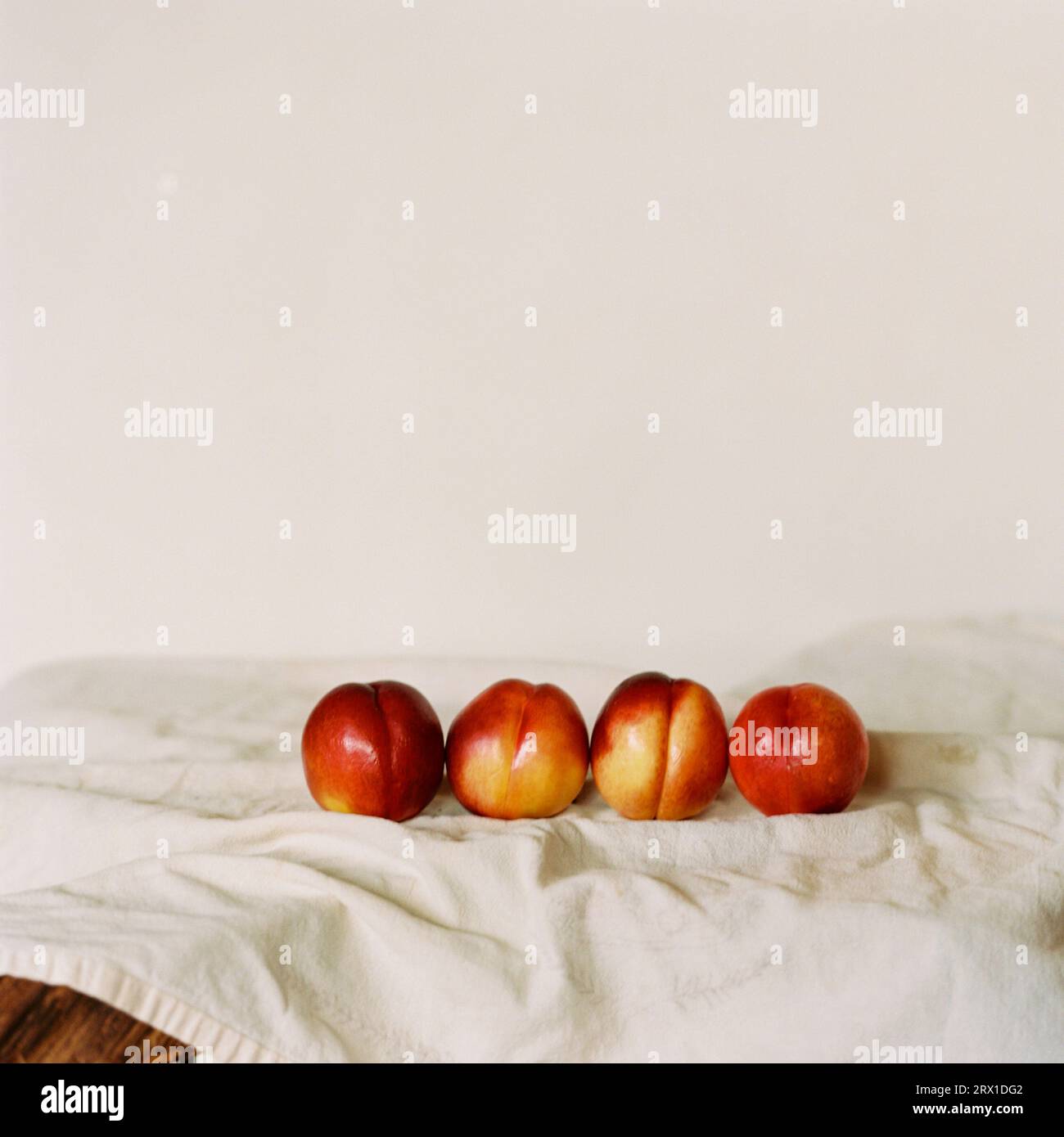 Minimal backdrop hi-res stock photography and images - Alamy