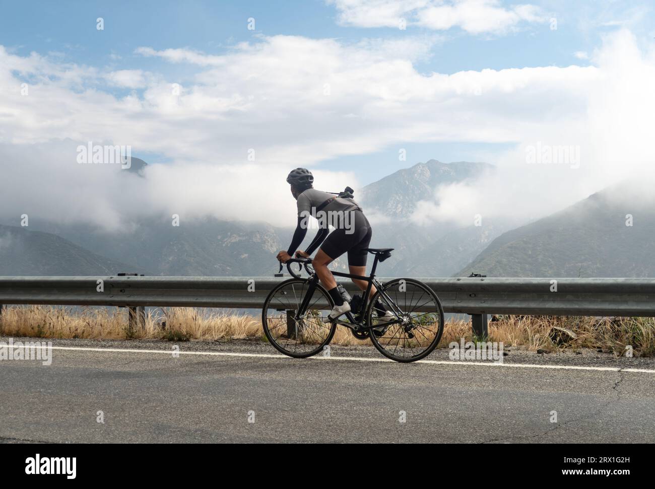 Bike and mountains hi-res stock photography and images - Alamy