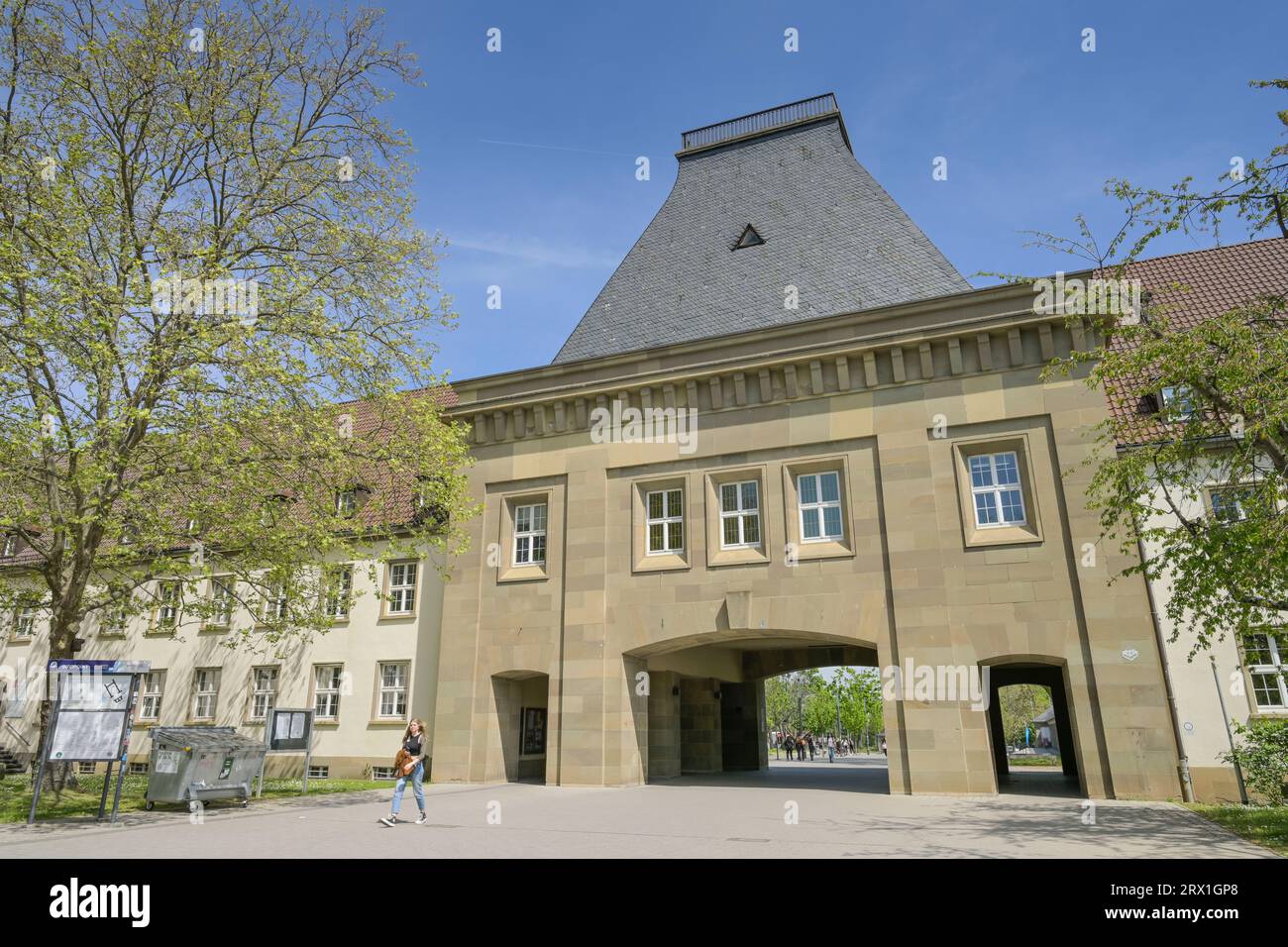 Haupteingang, Tor-Gebäude, Johannes Gutenberg-Universität, Campus Saarstraße, Mainz, Rheinland ...