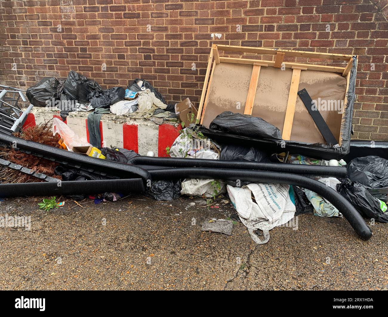 Ruislip, London Borough of Hillingdon, UK. 21st September, 2023. Fly ...