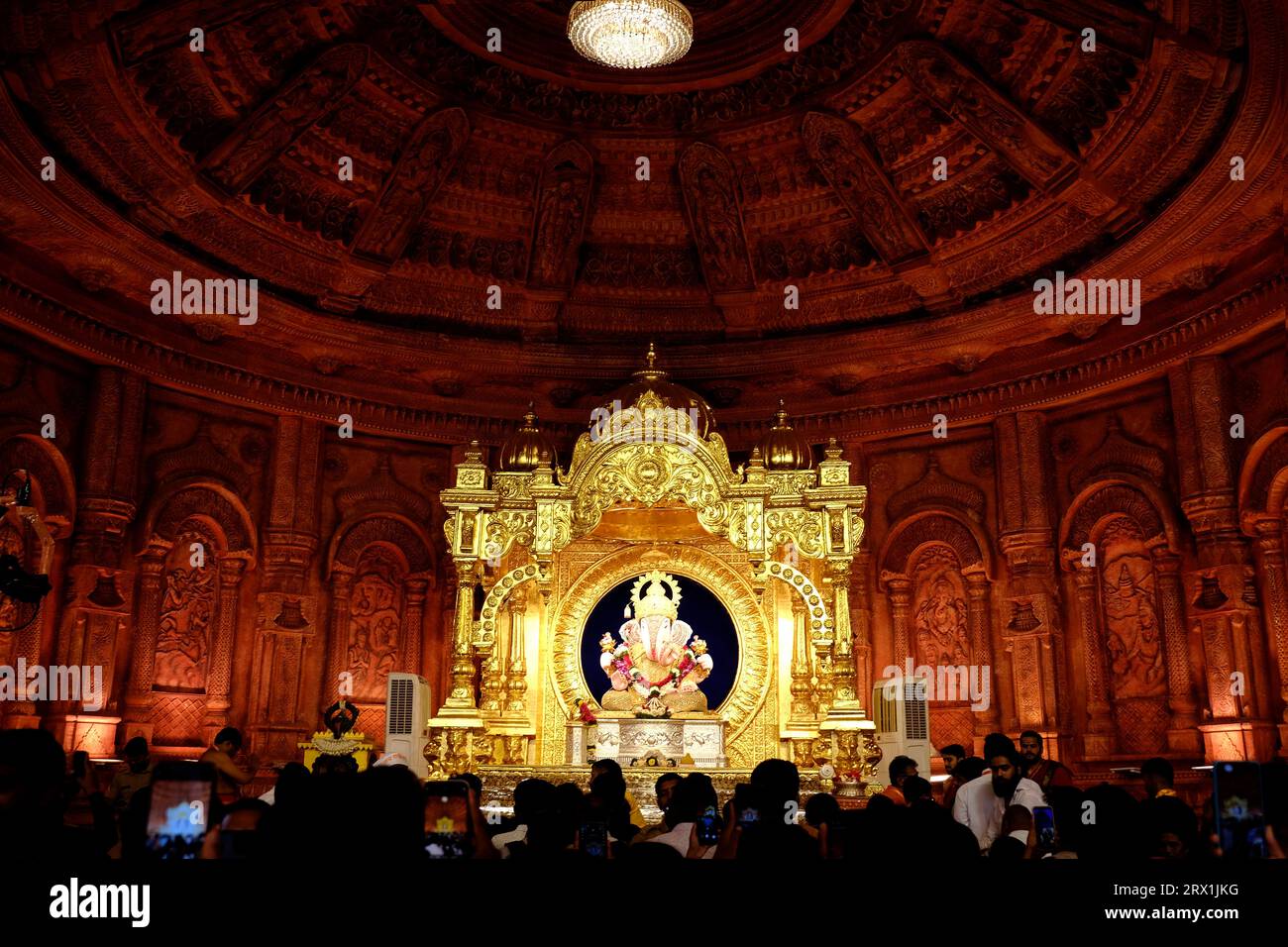 Dagdusheth ganpati pune hi-res stock photography and images - Alamy