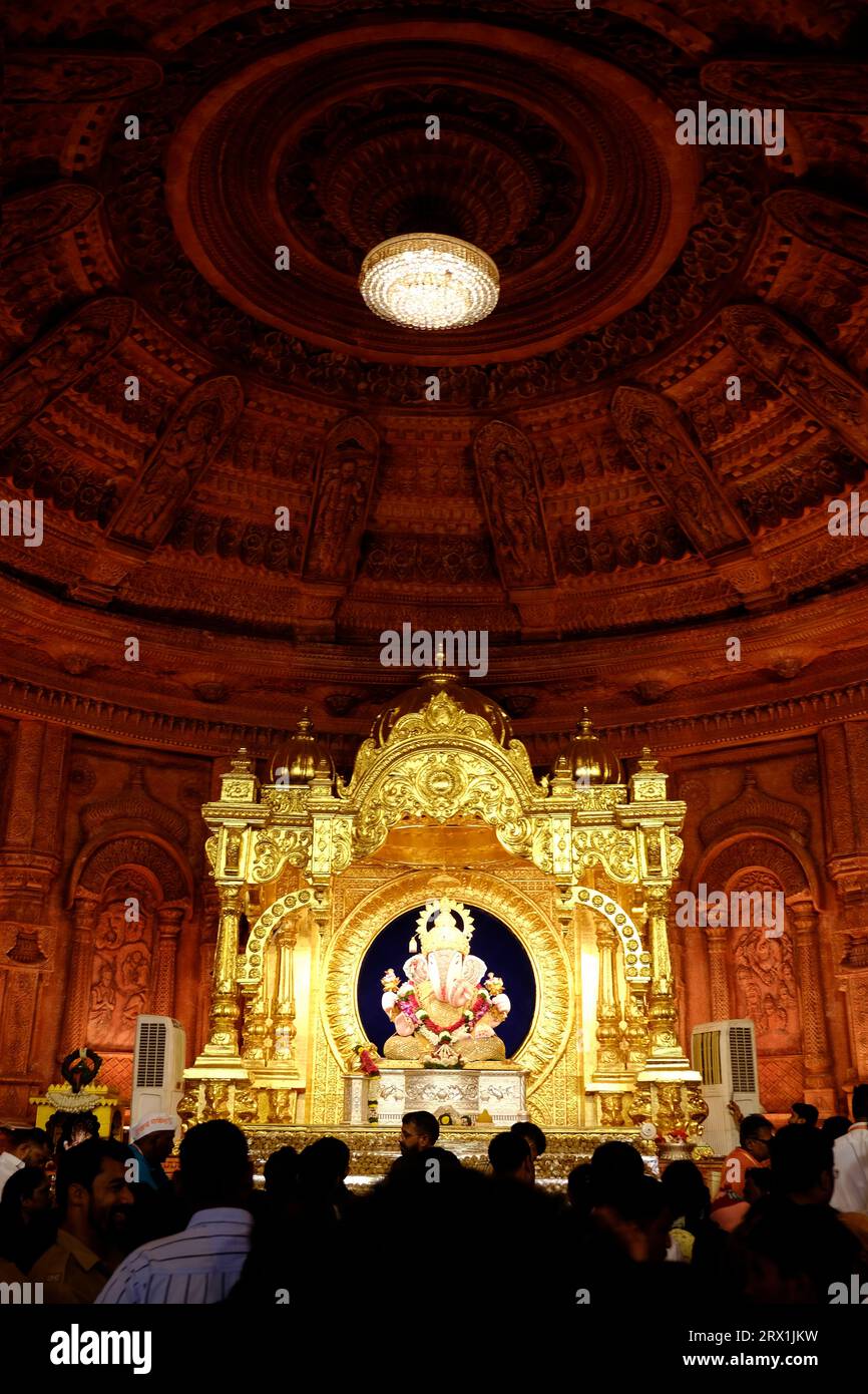 Dagdusheth ganpati pune hi-res stock photography and images - Alamy