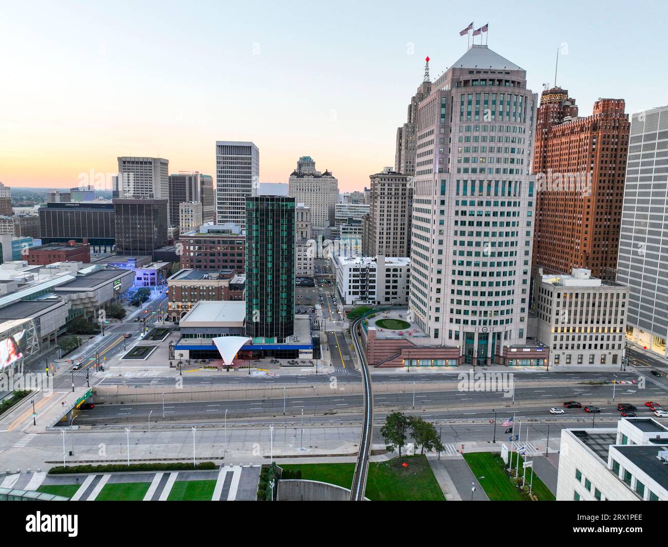 Aerial detroit city skyline river hi-res stock photography and images ...