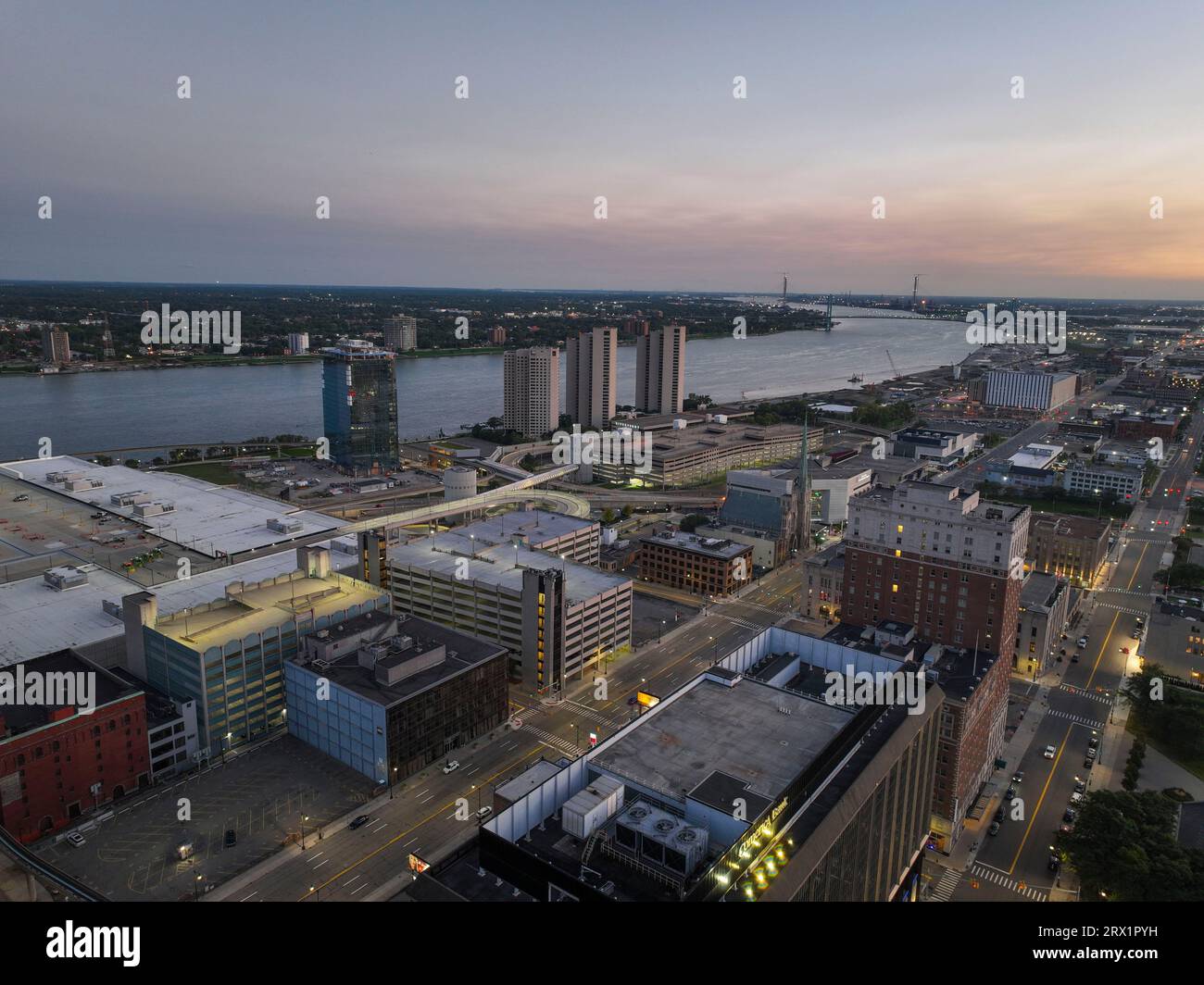 Aerial detroit city skyline river hi-res stock photography and images ...
