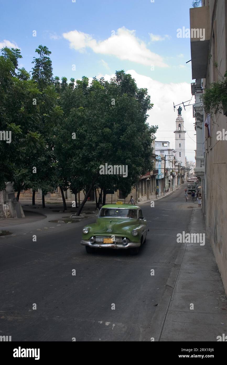 Havana traffic pollution hi-res stock photography and images - Alamy