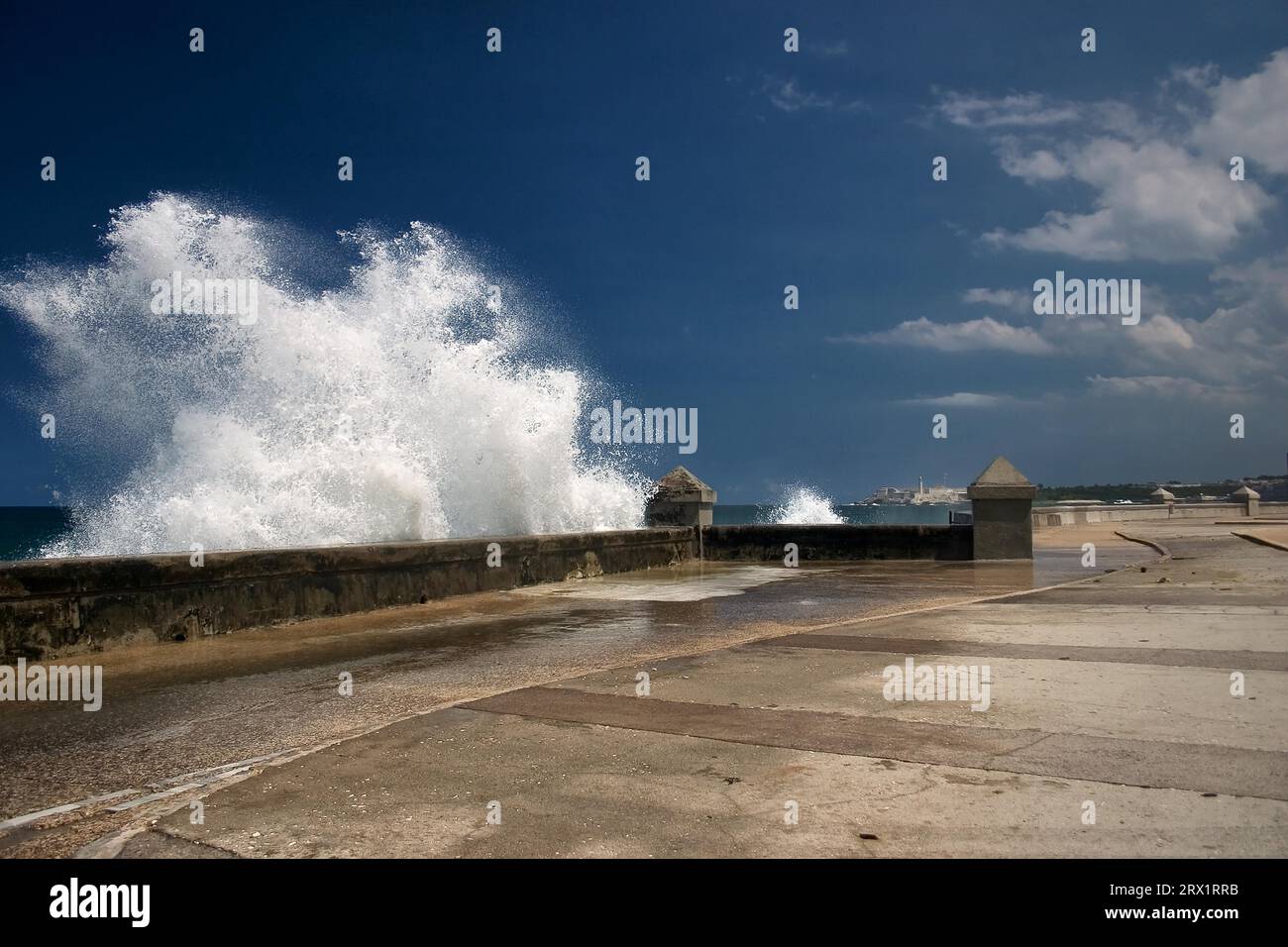 Large surf breakers, El Malecon waterfront, Havana Cuba Stock Photo - Alamy