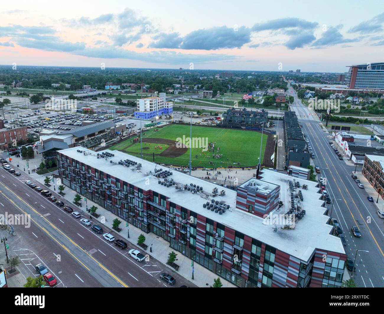 Aerial detroit city skyline river hi-res stock photography and images ...