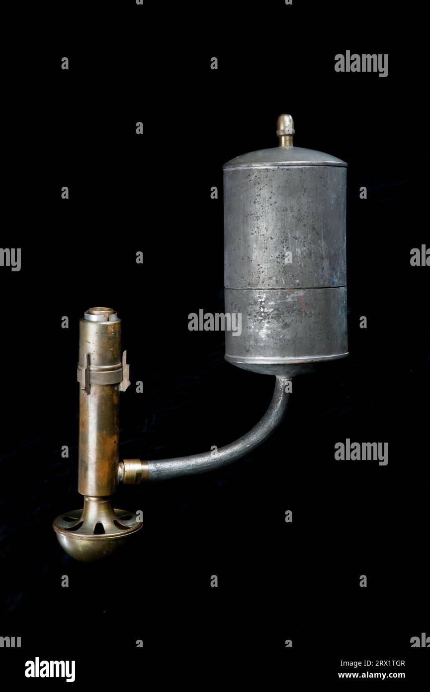 Patent model. Lighthouse lamp, Lewis & Hemmenway, 1844, patent no. 3692 ...