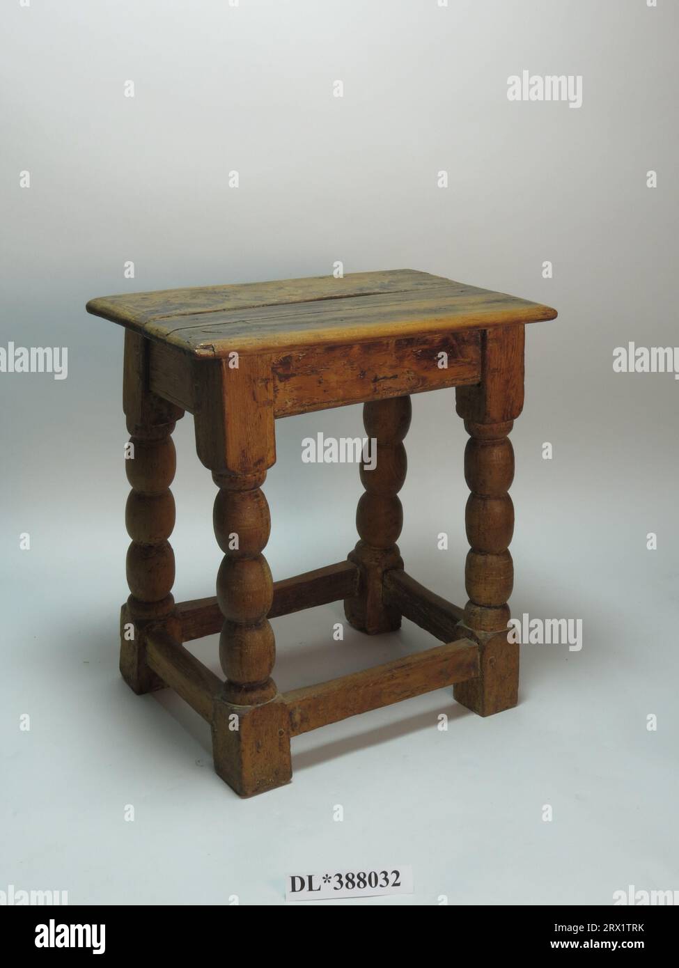 Joint stool hi-res stock photography and images - Alamy