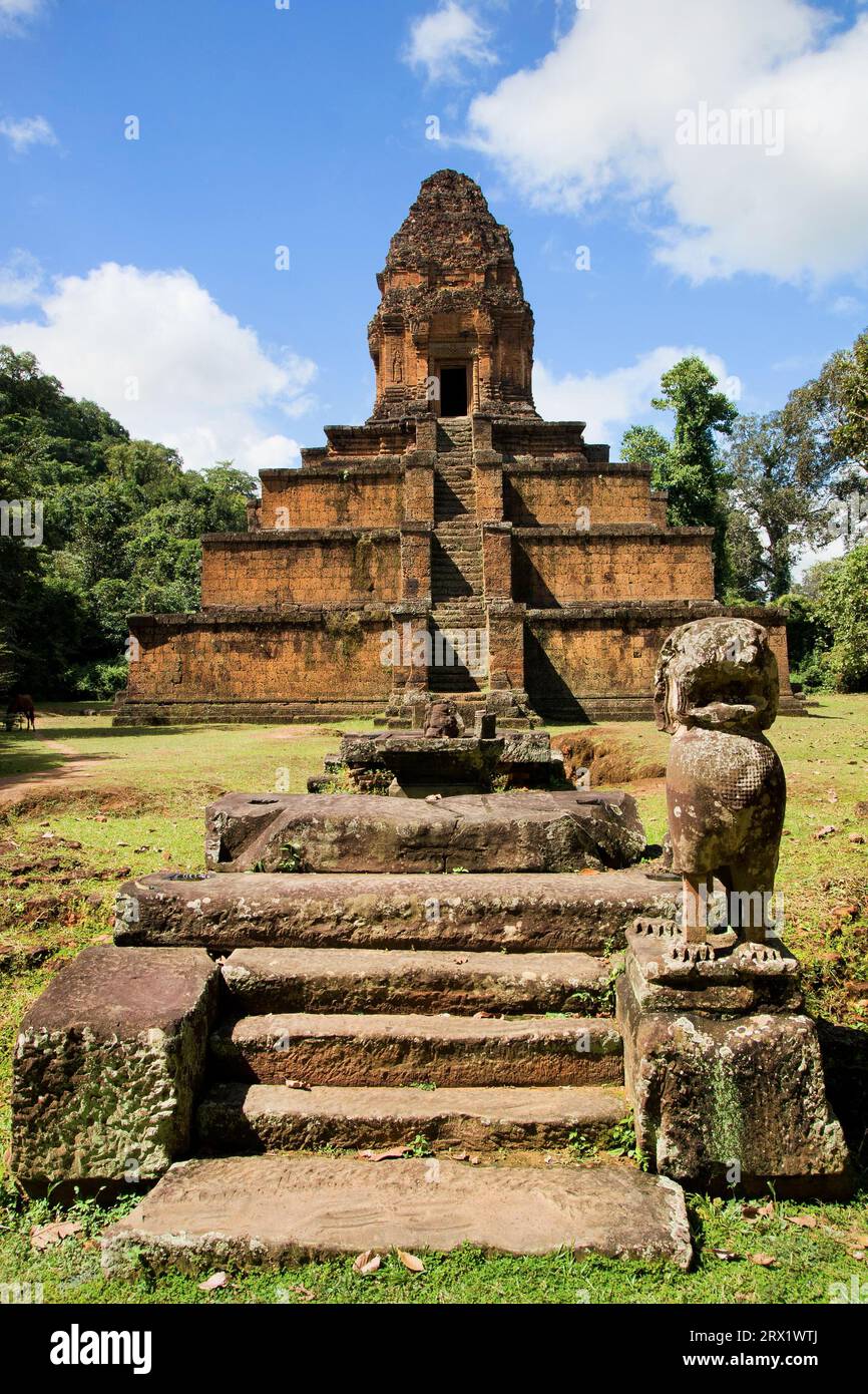 Baksei Chamkrong, 10th century Hindu pyramid temple in Cambodia, Siem ...