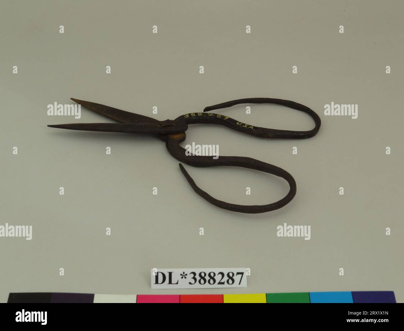 Scissors history historical hi-res stock photography and images - Alamy