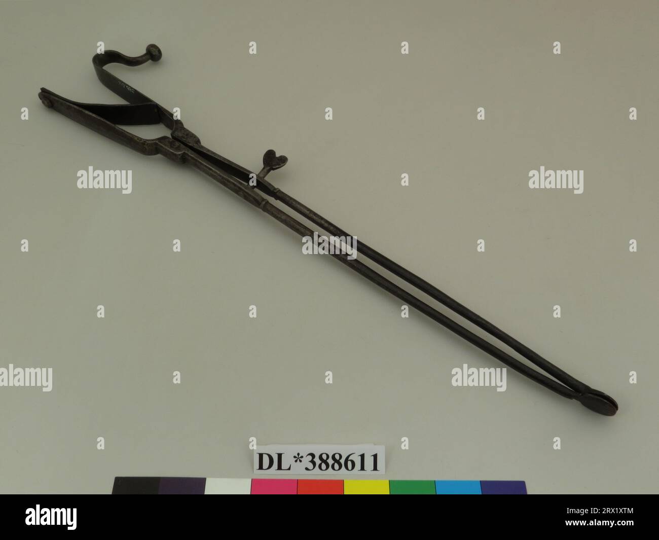 Pipe tongs hi-res stock photography and images - Alamy