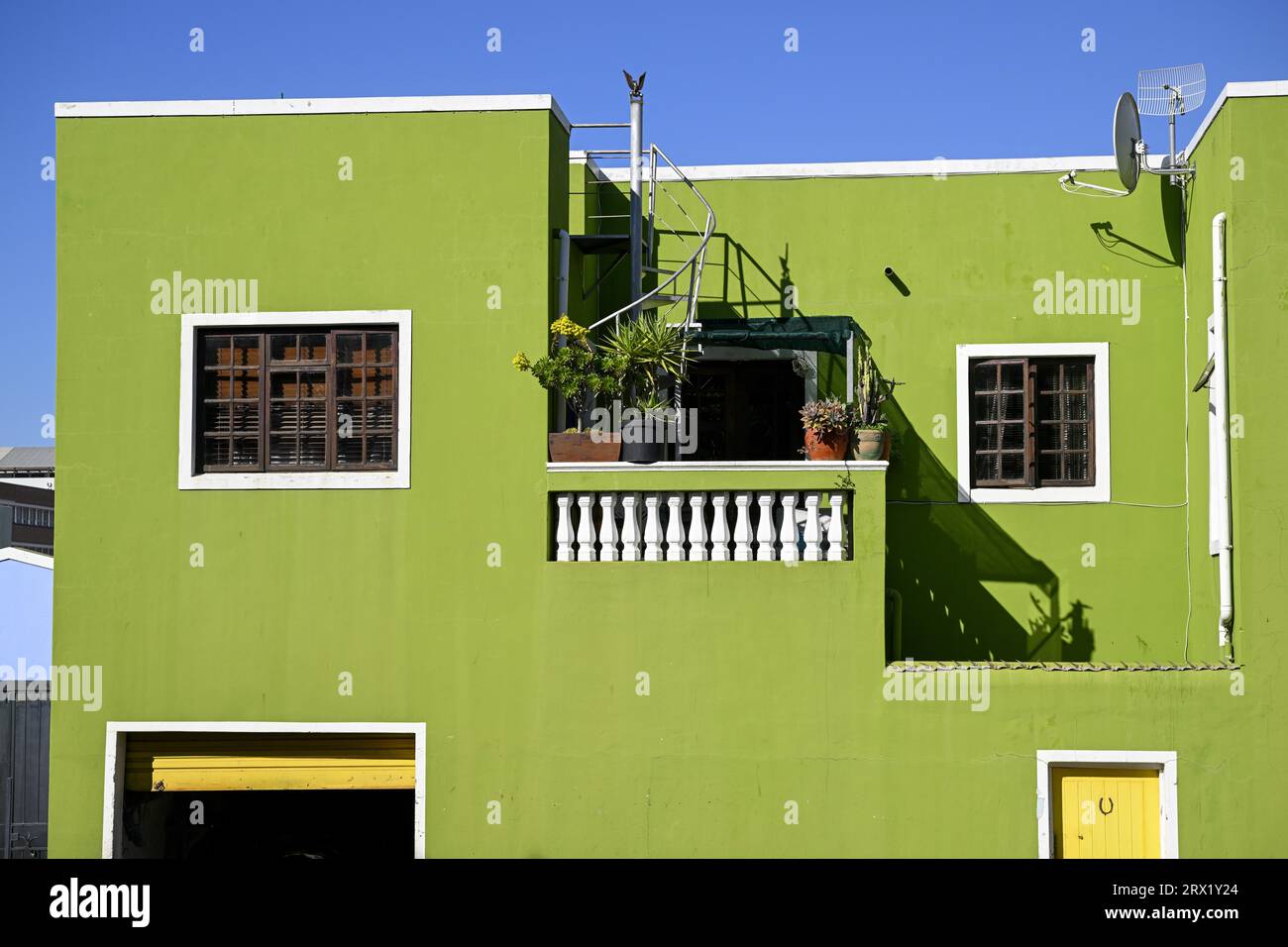 Colourful house facades in De Waal Street, Wale Street, Bo-Kaap or ...