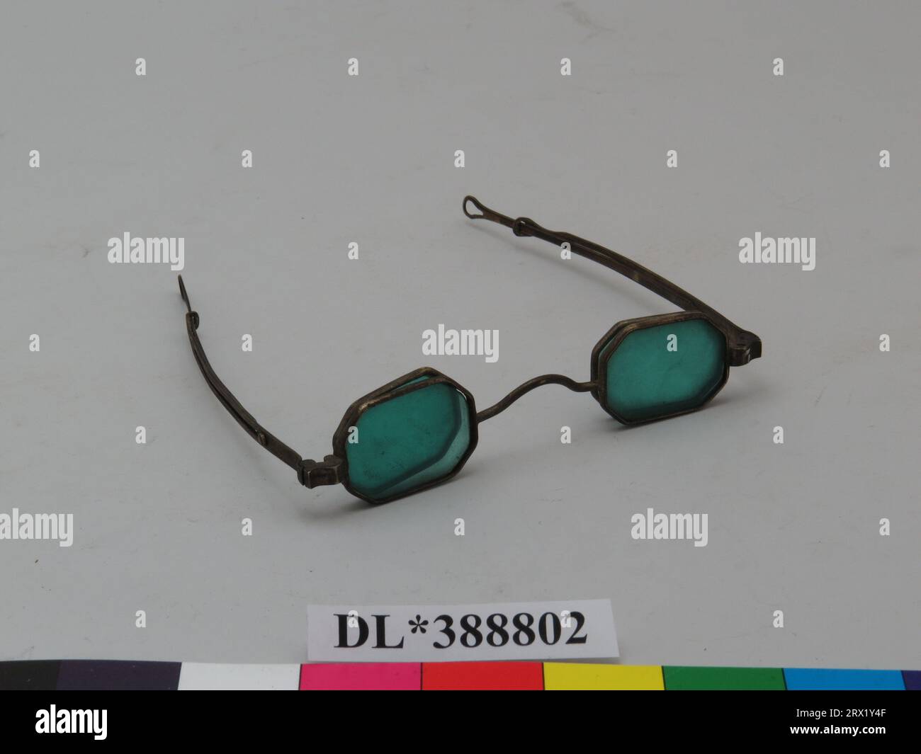 Historical goggles hi-res stock photography and images - Alamy