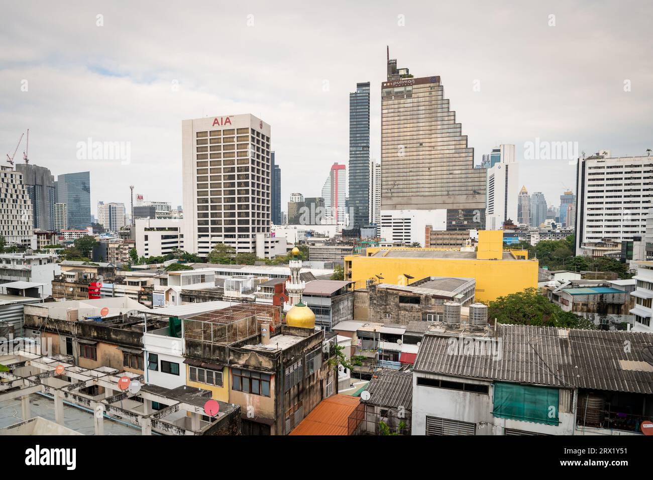 Iconic bangkok building hi-res stock photography and images - Alamy