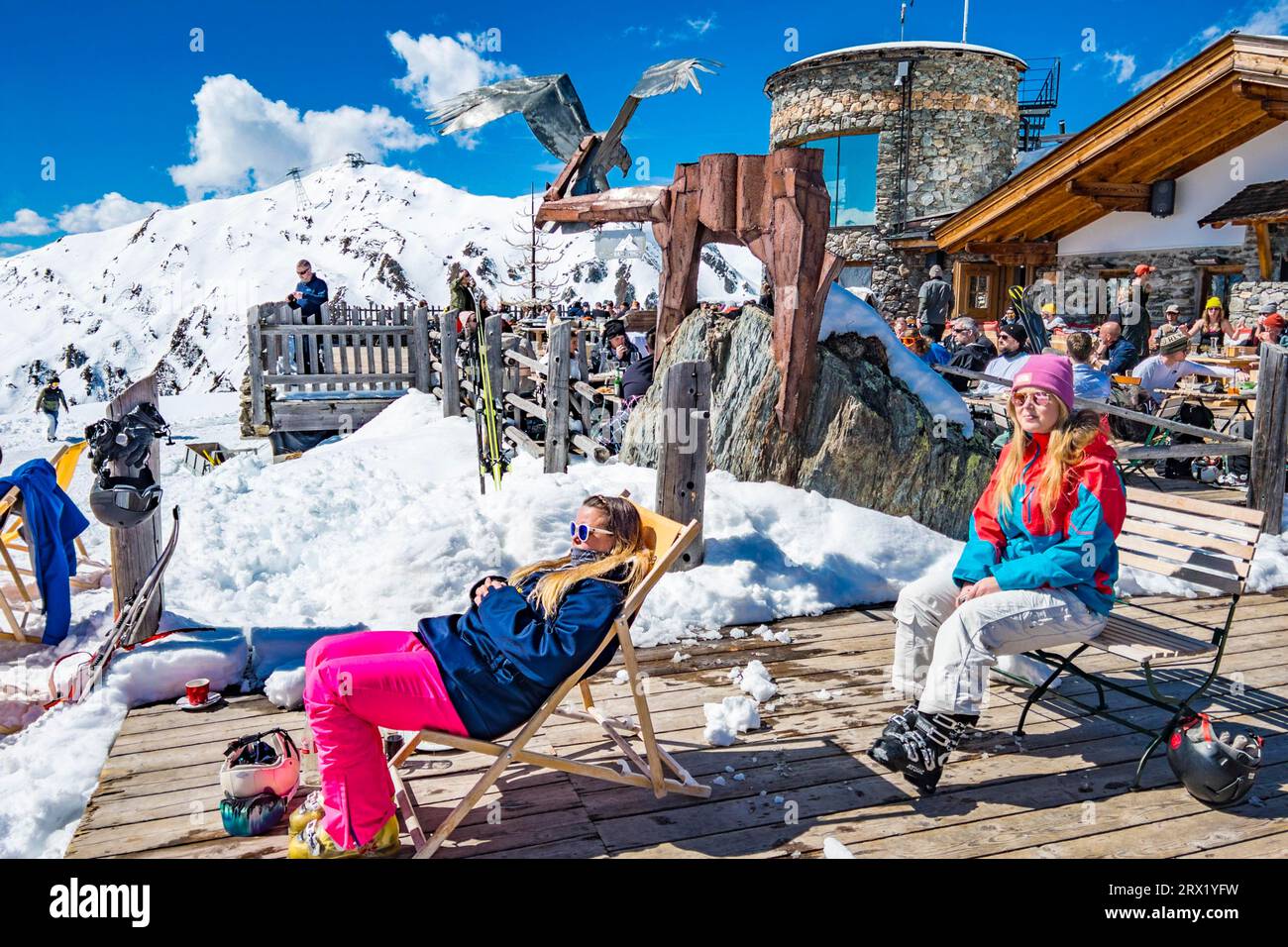 Sunbathing guests, Schneekarhuette, Penken ski area, Mayrhofen ...