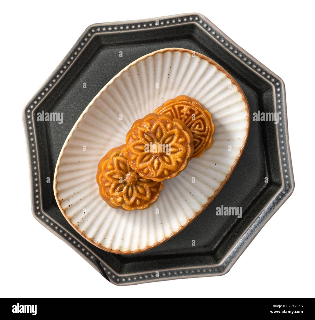 Delicious Cantonese moon cake for Mid-Autumn Festival food mooncake ...
