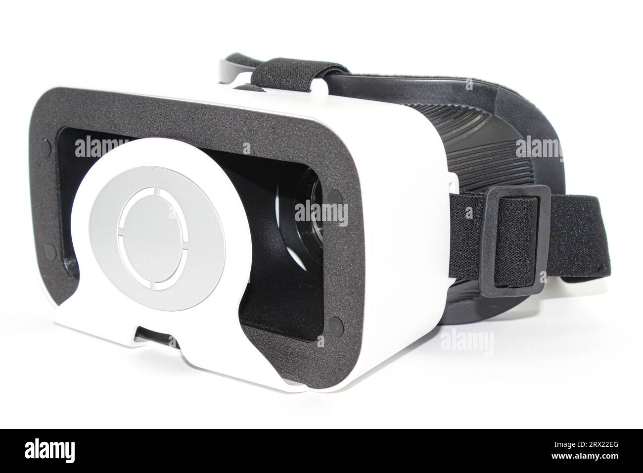 Man reality virtual headset Cut Out Stock Images & Pictures - Alamy