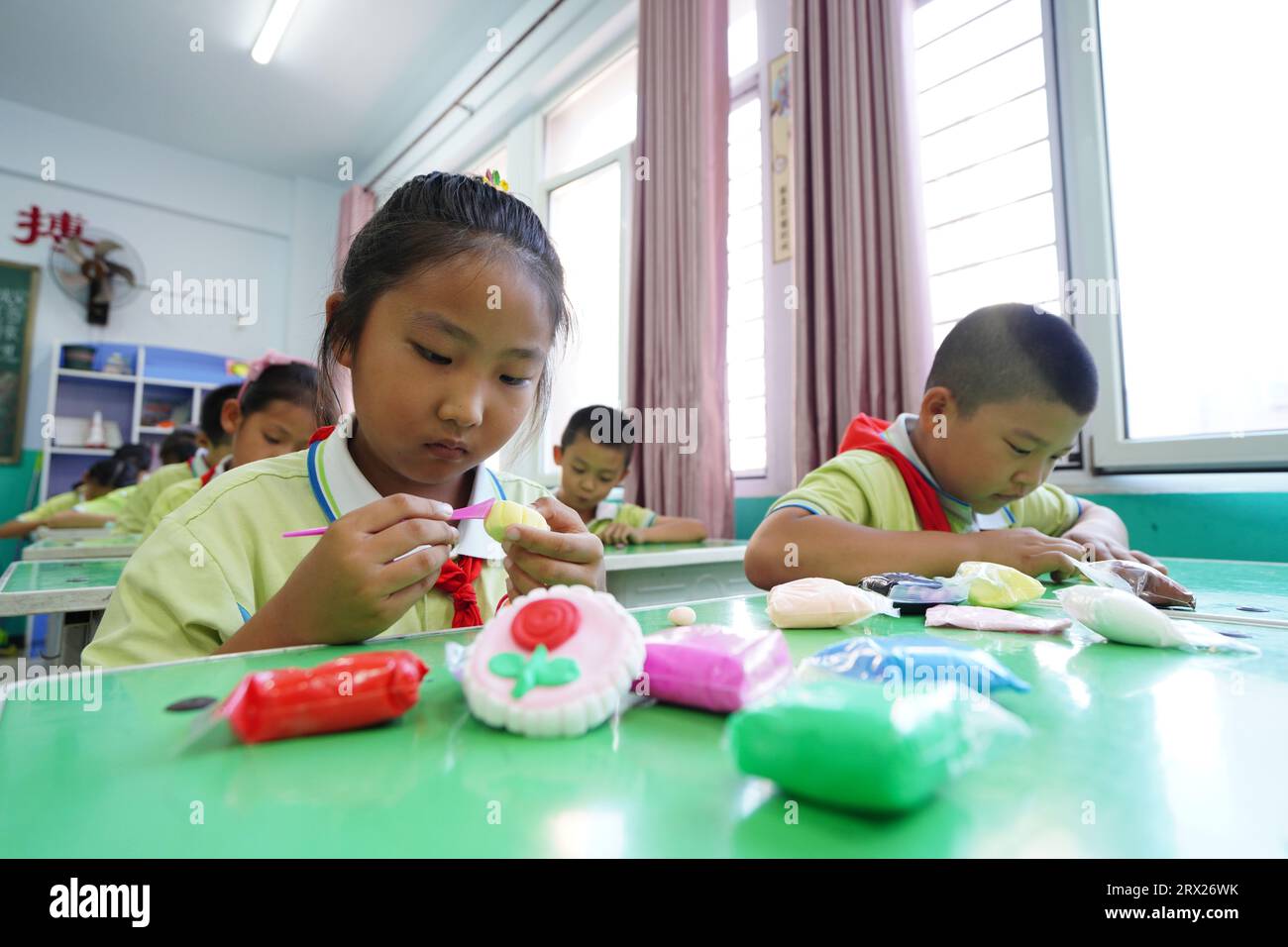 Mooncakes and students hi-res stock photography and images - Alamy
