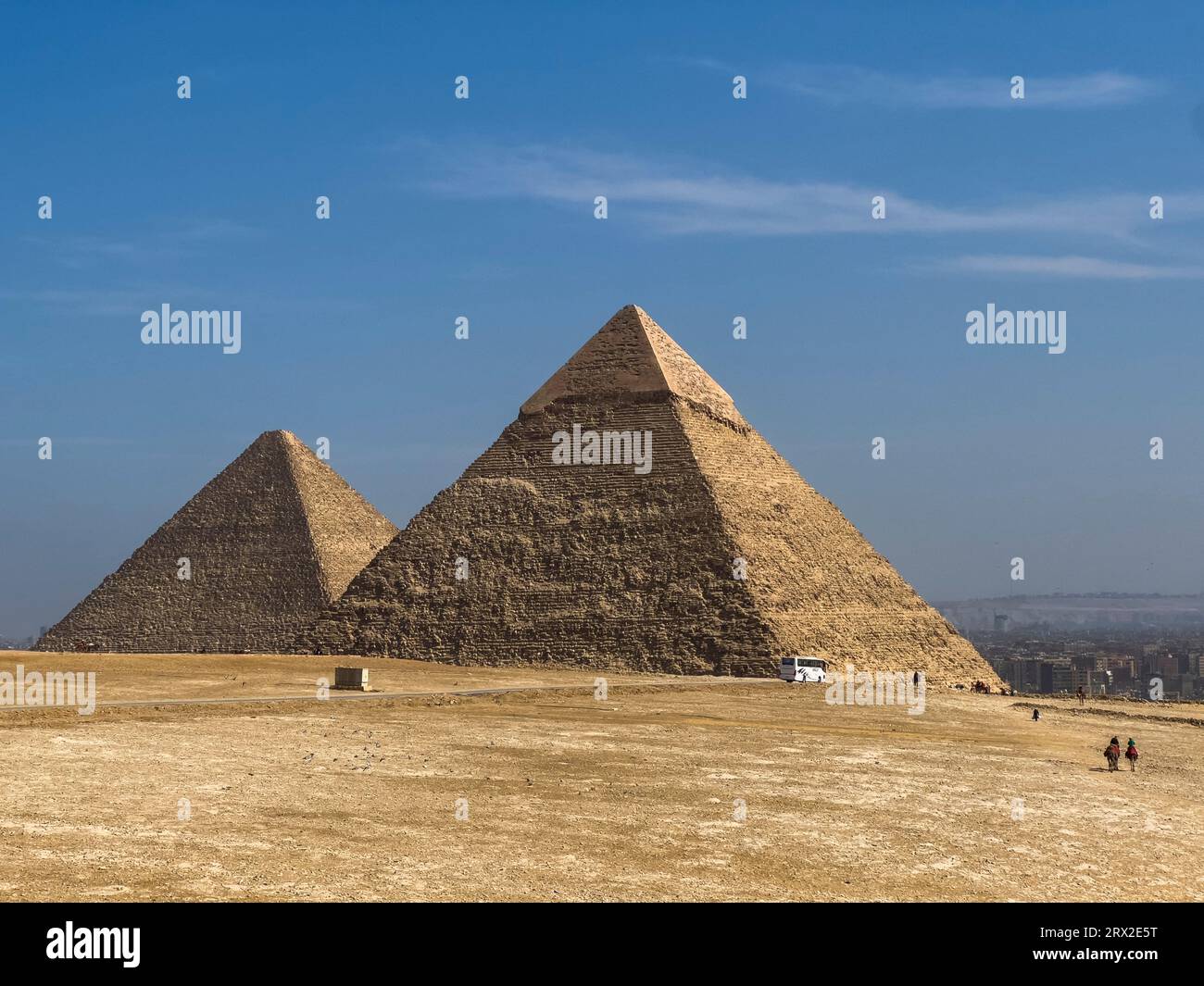 The Giza pyramid complex, UNESCO World Heritage Site, West Bank of the ...