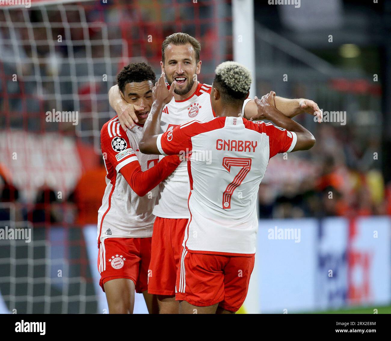 Torjubel 2:0 München, V.li. Jamal Musiala (Bayern), Harry Kane (Bayern ...