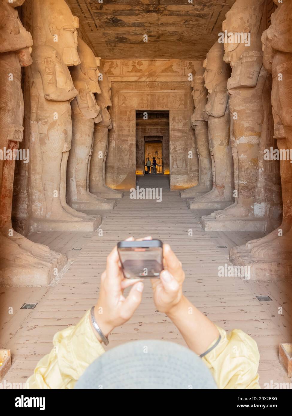 Abu simbel great temple interior hi-res stock photography and images ...