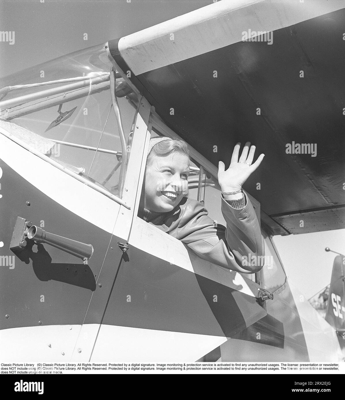 Woman pilot in the 1950s. Sweden's only flying waitress. Rut Berggren ...