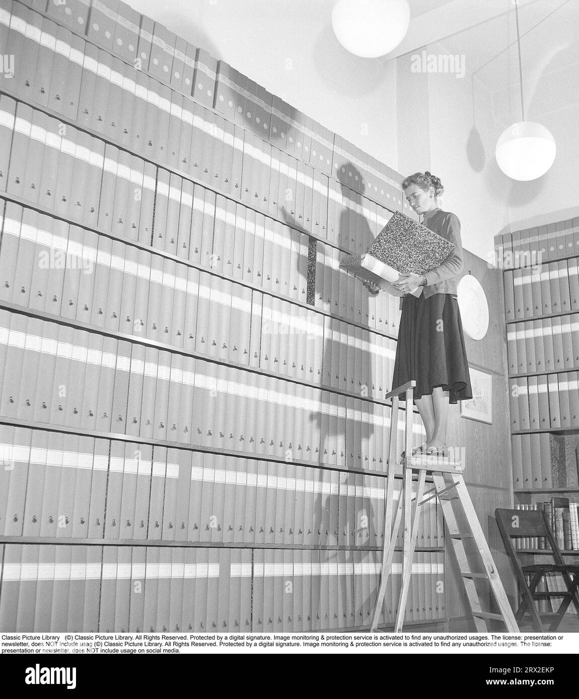 1950s job young person hi-res stock photography and images - Alamy