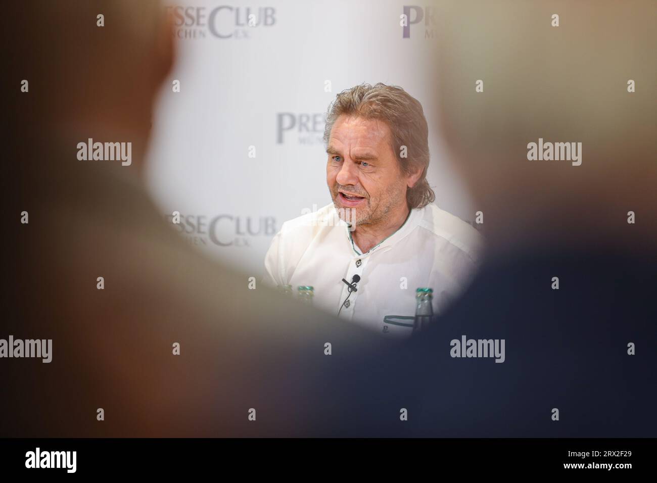 Munich, Germany. 22nd Sep, 2023. Bunte Redakteur Manfred Otzelberger ...