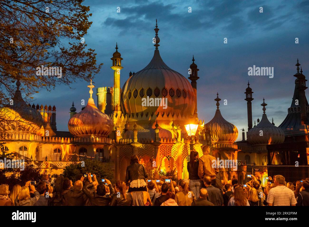 Crowds gather outside Brighton's Royal Pavilion to watch and enjoy the ...